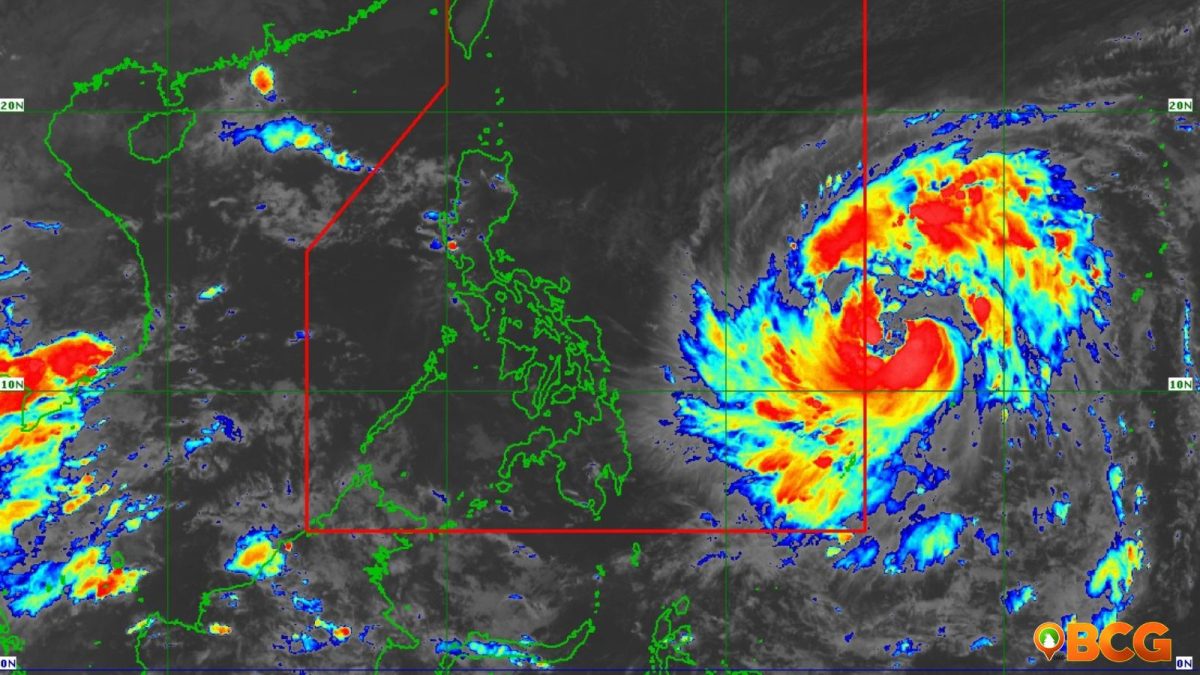 Typhoon Uwan Rapidly Intensifies as It Moves Closer to Catanduanes ...